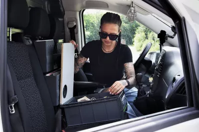 Influencerin electriciangirl_ setzt auf bott